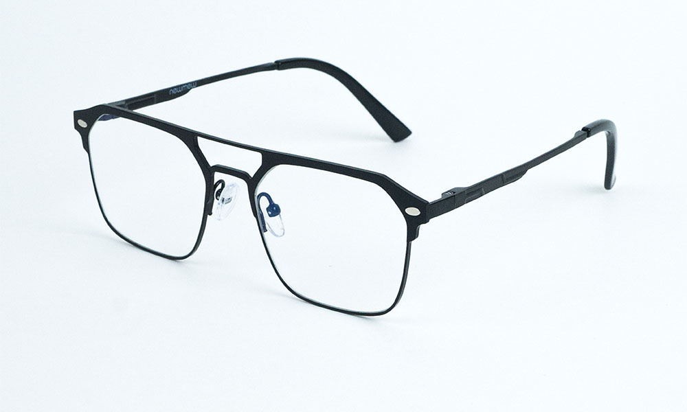 Black Magnetic Clip On Eyeglass | Shop Stylish Metal Eyewear